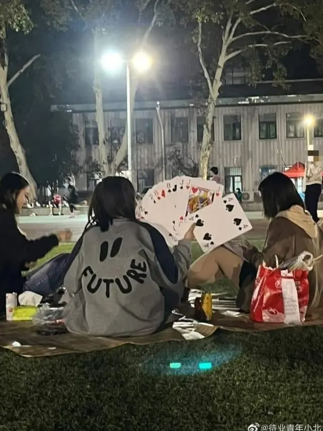 Aksi Absurd Remaja Kompleks Saat Kumpul Ini Bikin Tepuk Jidat Hot Liputan Com