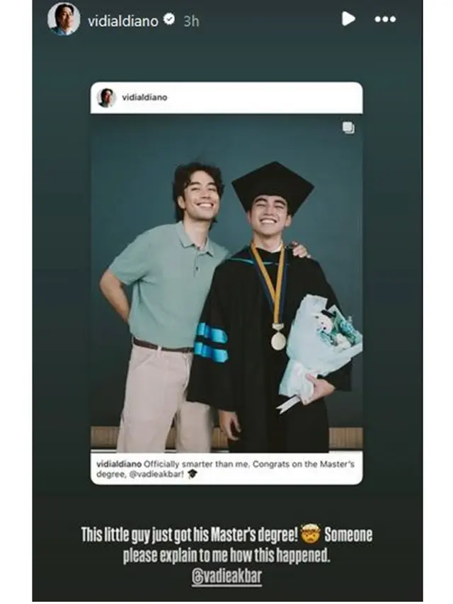 6 Potret Wisuda Vadi Akbar Adik Vidi Aldiano, Raih Gelar Master - Hot ...