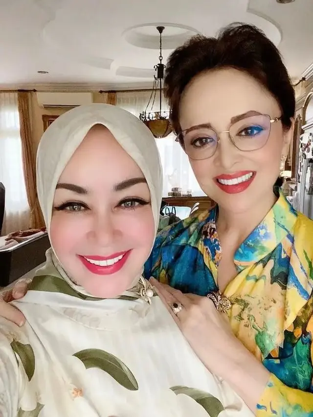 Potret 14 Pasang Artis Senior Yang Ternyata Kakak Beradik Ada Kakak Rocker Legend Adik 
