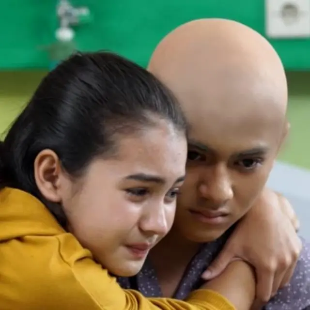 6 Potret Rey Bong Pemeran Joko 'Dari Jendela SMP' Tampil Botak ...