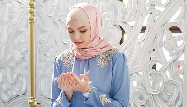 Sholat Isya Jam Berapa Hari Ini? Ketahui Batas Waktu Pelaksanaannya ...
