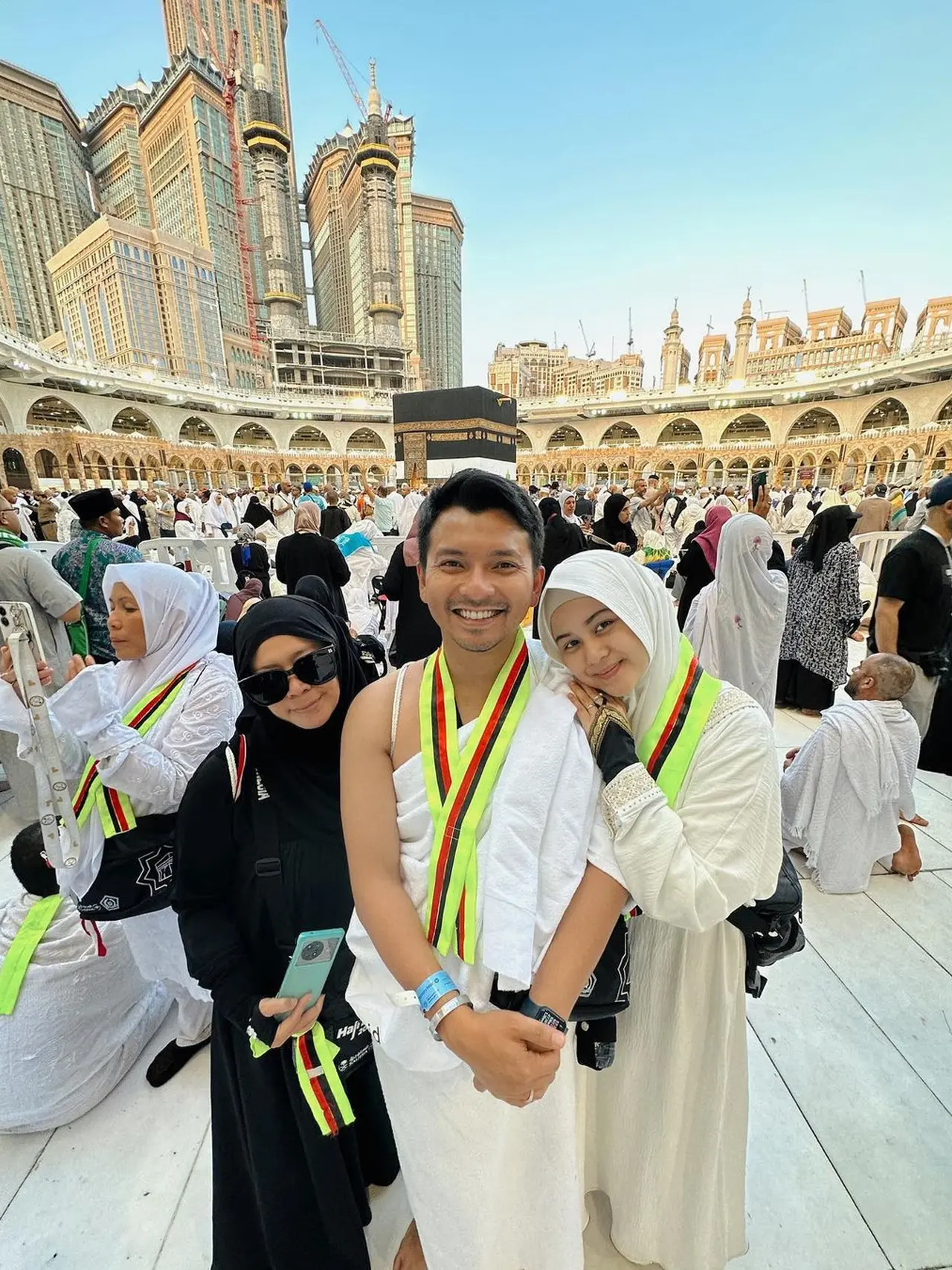 6 Potret Reza Surya dan Alifhia Fitri Tunaikan Ibadah Haji, Mendaftar ...