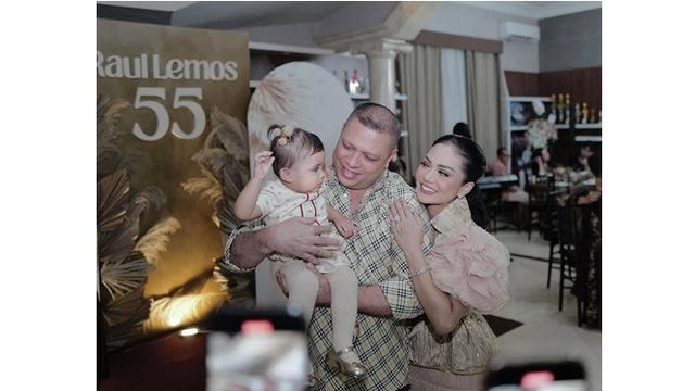 6 Potret Ulang Tahun ke-55 Raul Lemos, Perayaan Hangat Bersama Keluarga ...