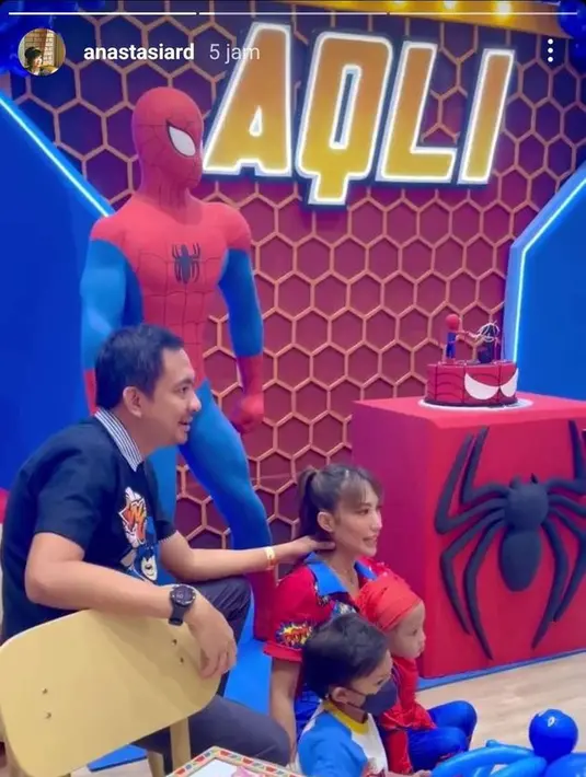 Momen Ayu Dewi dan Regi Datau Saat Bersama Rayakan Ulang Tahun Anak di ...