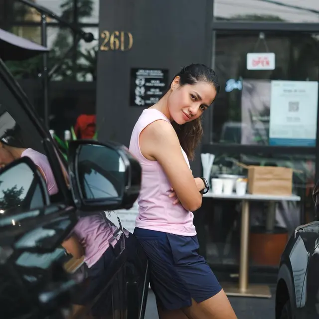 Suka Tampil Sporty, Ini 7 Potret Lisa Alhady Kakak Refal Hady yang ...