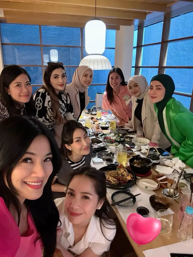 Potret Geng Cendol saat Habiskan Waktu Bersama, Ada Titi Kamal Hingga Nagita Slavina yang Tampil ...