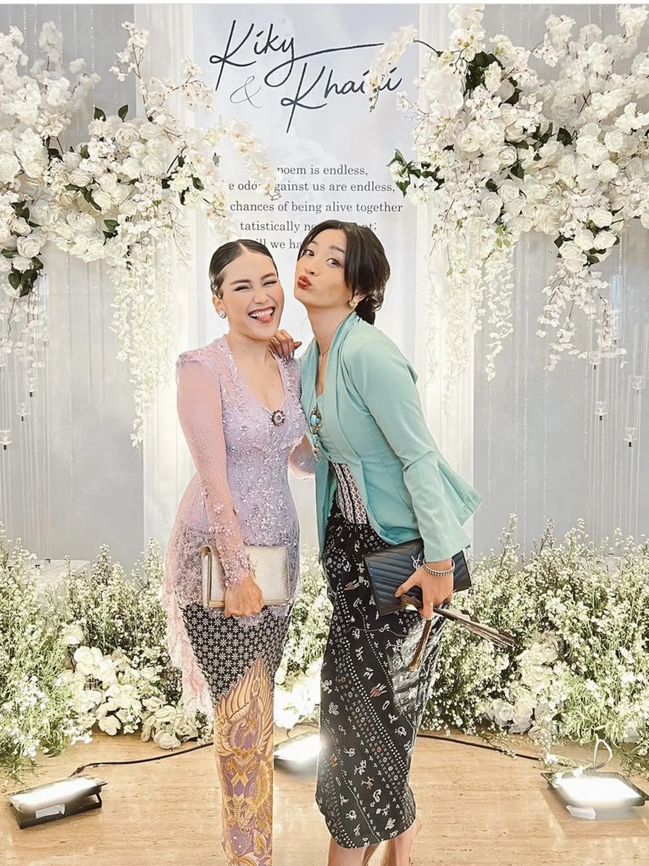 6 Potret Hesti Purwadinata Mix and Match Kebaya Rp145 ribu saat Hadir ...
