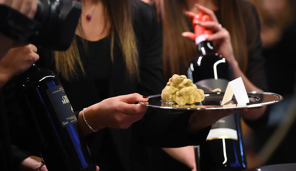 PHOTO: Jamur Truffle Putih Asal Italia Ini Terjual dengan Harga Rp 1,1 ...