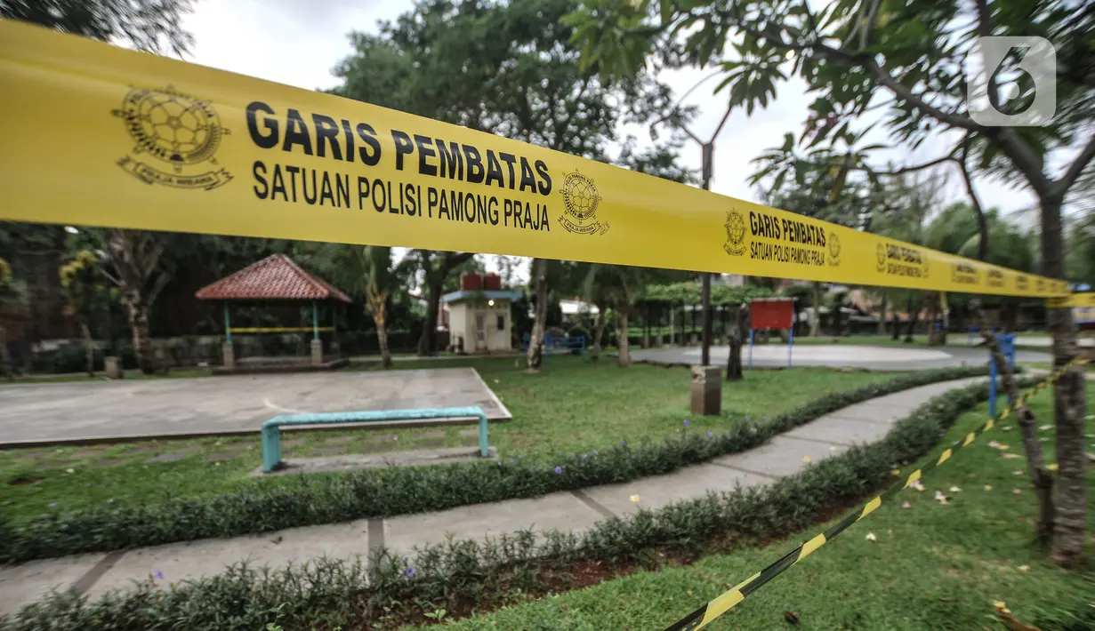 FOTO: Satu RT di Jakarta Lockdown Akibat COVID-19 - Foto Liputan6.com
