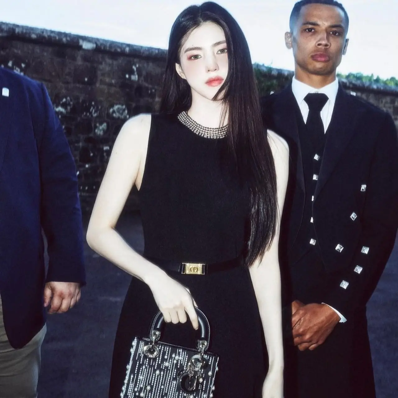 Tutorial Korean Makeup Look Han So Hee yang Curi Perhatian di Dior 2025 Cruise Collection ...