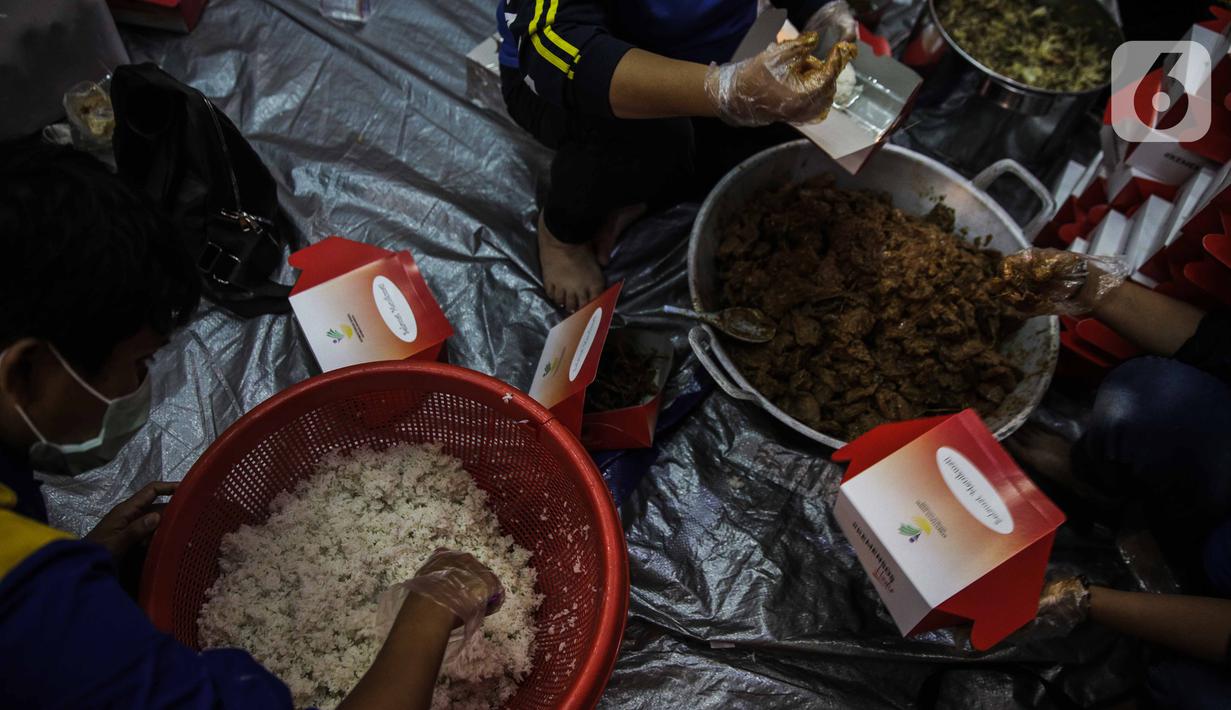 FOTO: Intip Dapur Umum yang Siapkan Makanan untuk Warga Terdampak Covid ...