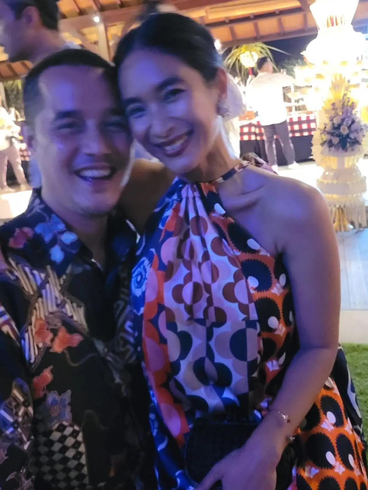 13 Tahun Menikah, Happy Salma dan Tjok Gus Selalu Tampil Serasi dengan ...