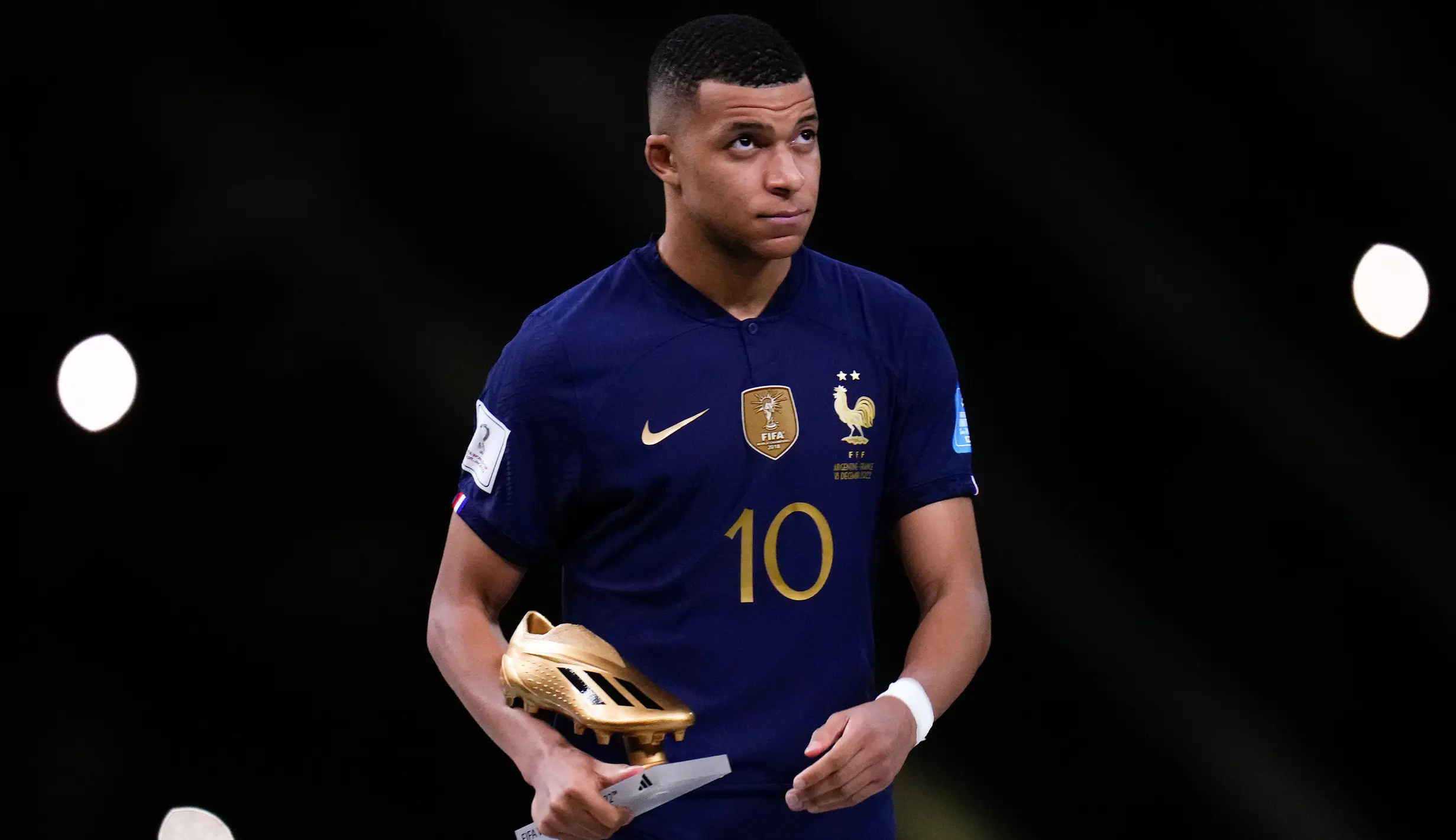 Top Skor Piala Dunia 2022, Kylian Mbappe Bawa Pulang Sepatu Emas - Foto Liputan6.com