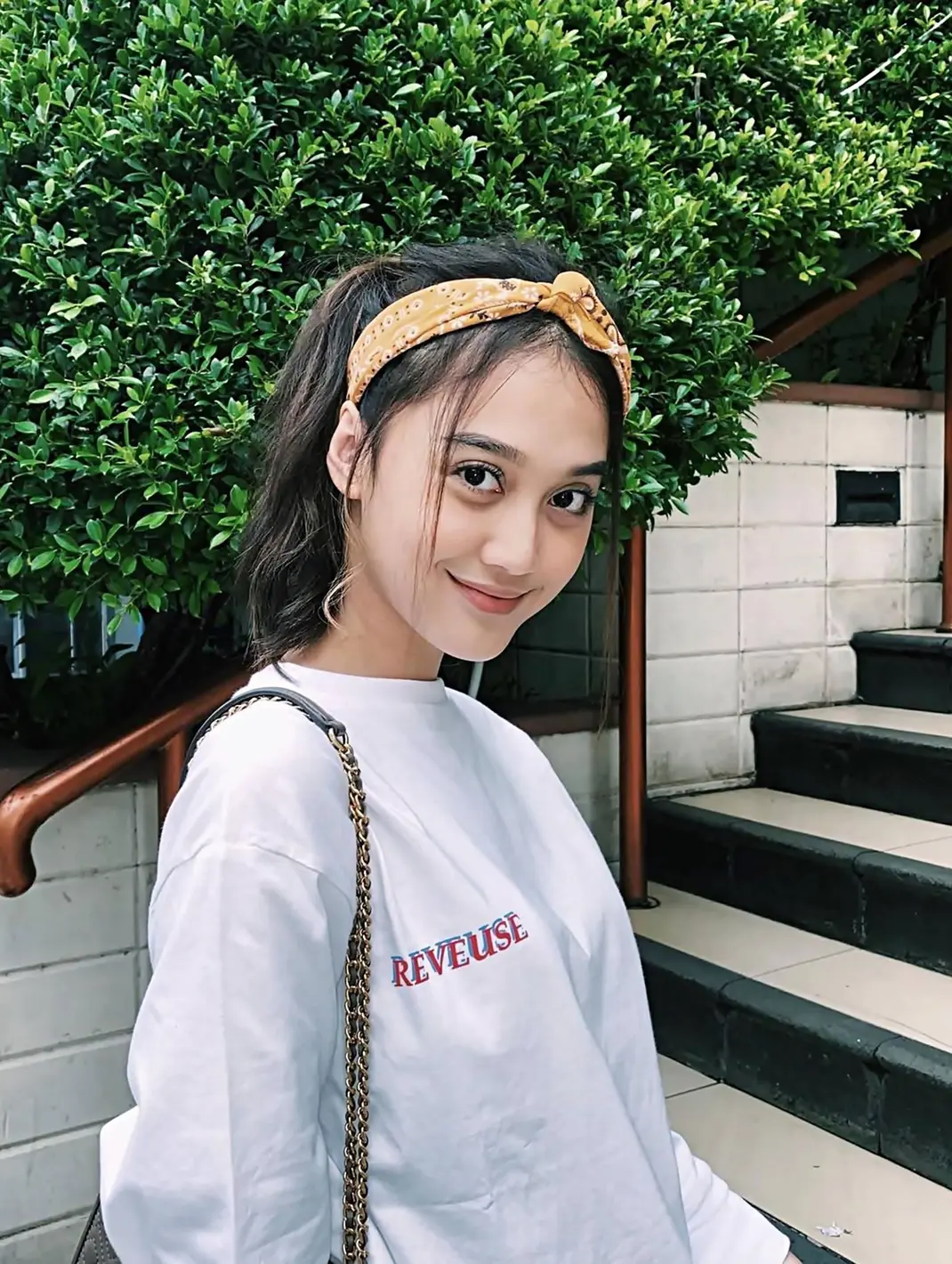 Makin Gemas, Ini Gaya Esta Pramanita Saat Pakai Bando - Foto Liputan6.com