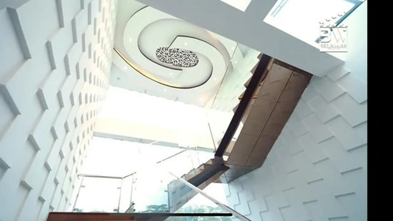 10 Potret Boy William Main ke Rumah Mewah Konglomerat Fransen Susanto ...