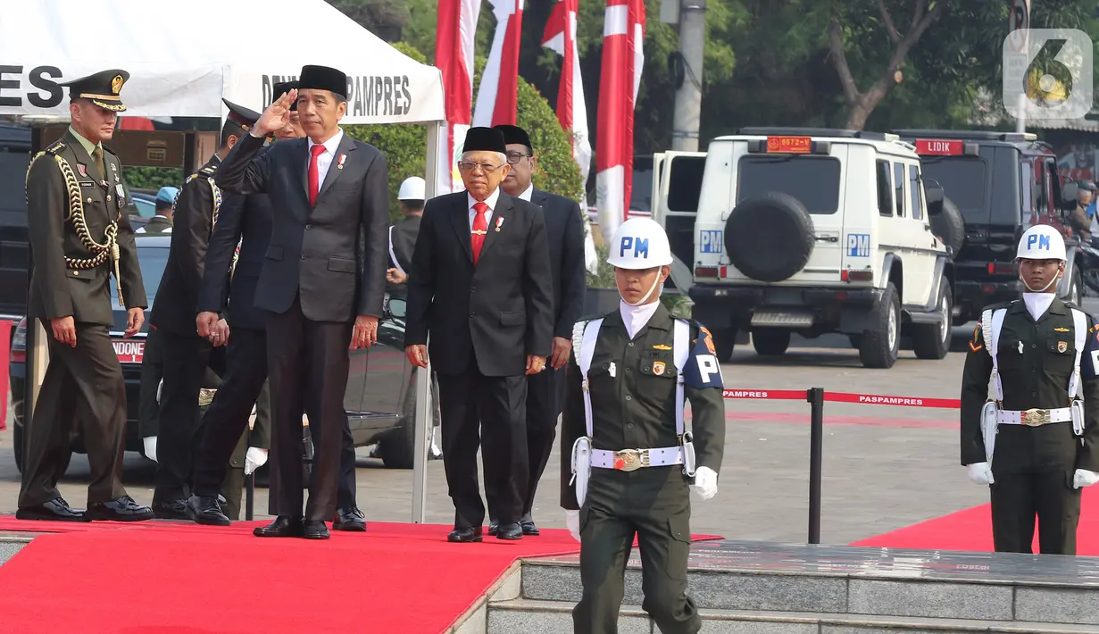 FOTO: Hari Pahlawan, Jokowi-Ma'ruf Amin Tabur Bunga di TMPN Kalibata ...