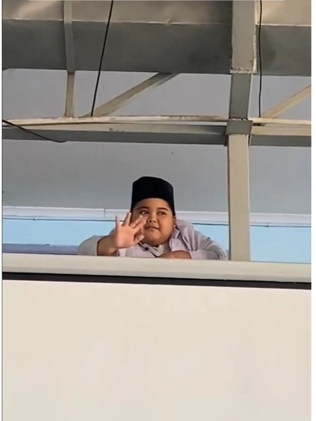 6 Potret Bocah Mirip Karakter Russell di Film Up, Jadi Siswa SMP yang Aktif - Hot Liputan6.com