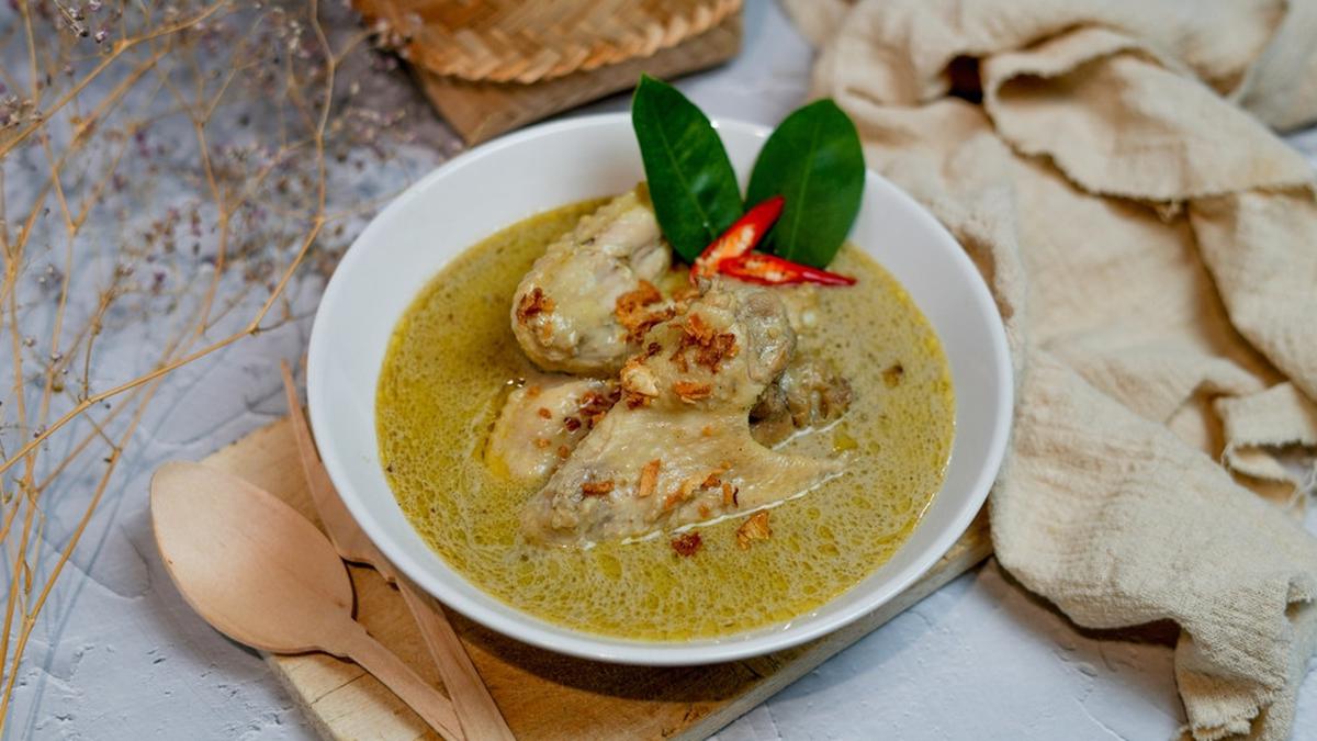 Resep Opor Manuk khas Nusa Tenggara Barat (NTB) - Food Fimela.com