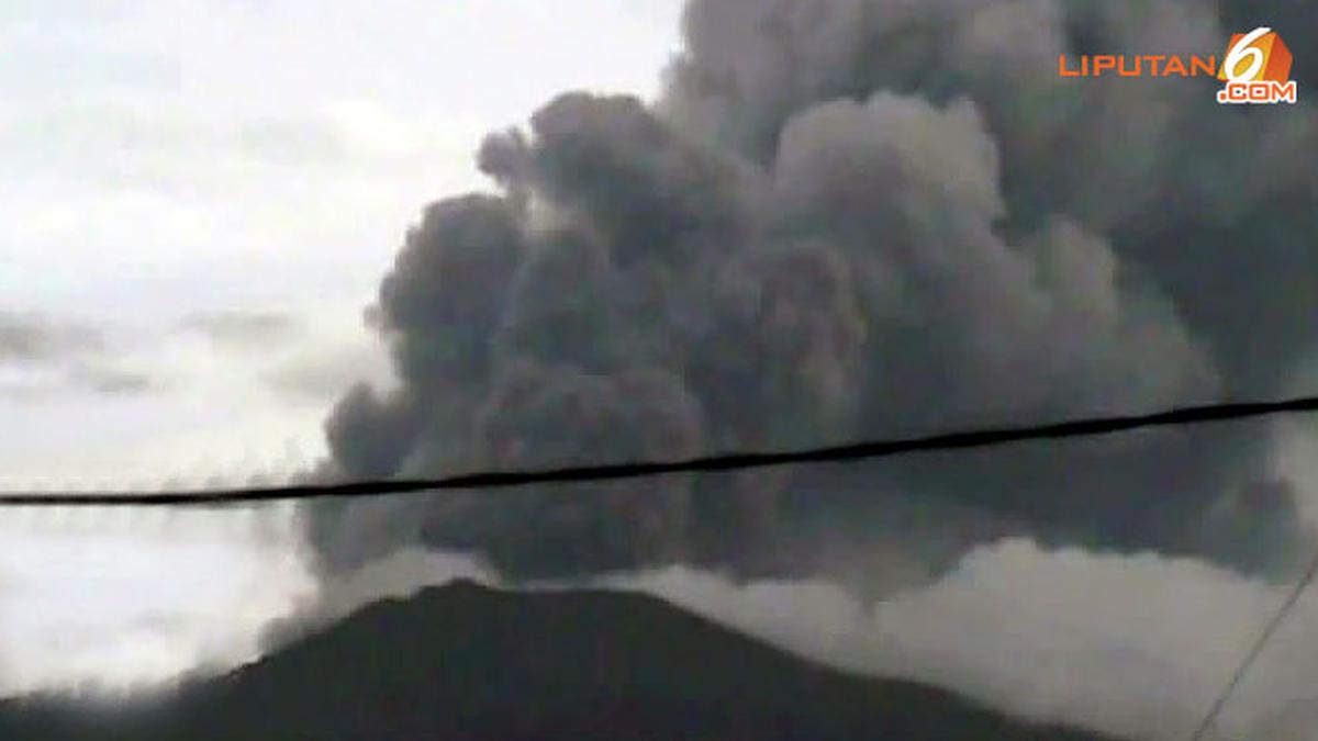 VIDEO: Gunung Lokon Kembali Meletus