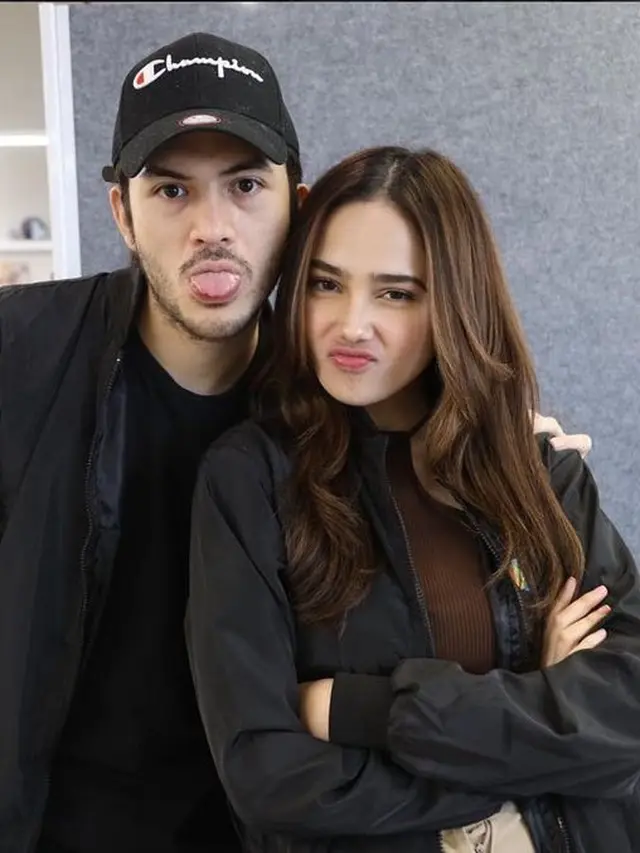 7 Potret Mesra Rizky Nazar dan Syifa Hadju, Kembali Bersama Usai Terpisah 2 Bulan - Hot Liputan6.com