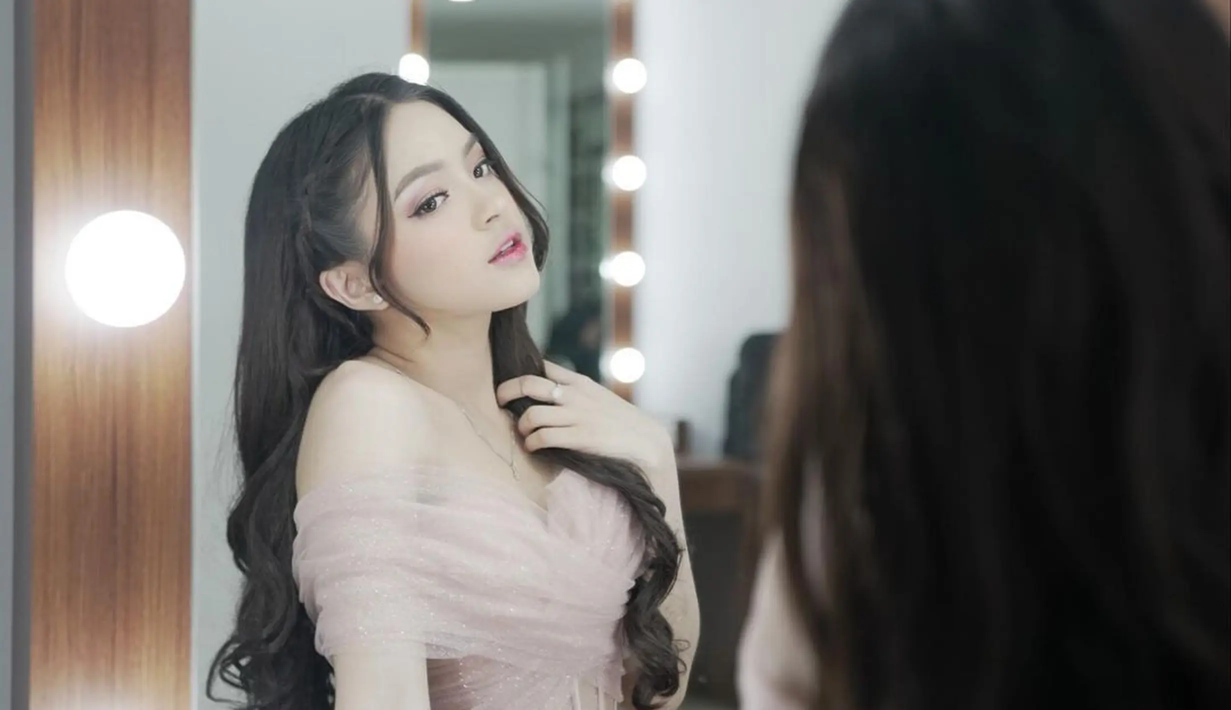 8 Potret Beda Gaya Rambut Unik yang Bikin Eca Aura Awet Tampil Imut ...