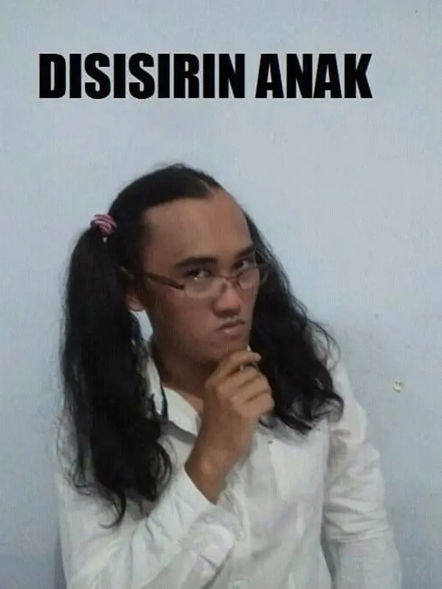 6 Potret Lucu Cowok Berambut Gondrong Saat Disisir Ini Bikin Tertawa ...