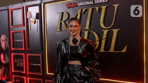 Vidio Rilis Poster Pertama Ratu Adil, yang Dibintangi oleh Dian ...