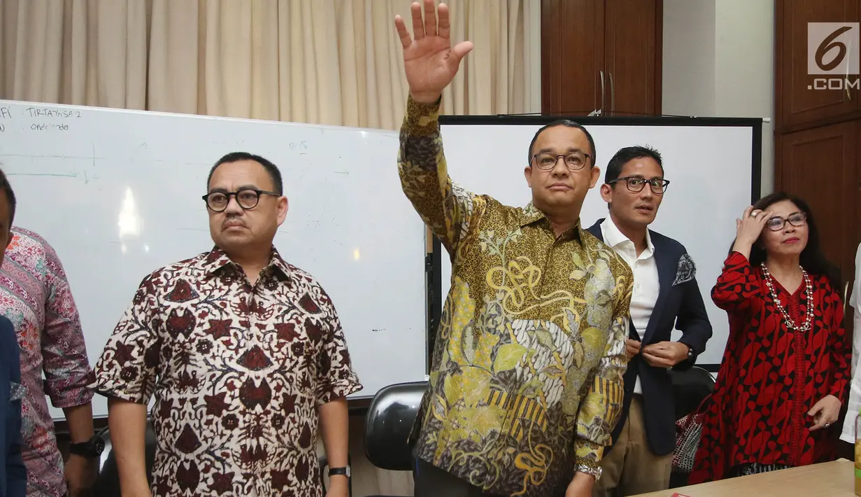 PHOTO: Anies-Sandi Terima Laporan Hasil Kerja Tim Sinkronisasi - Foto ...