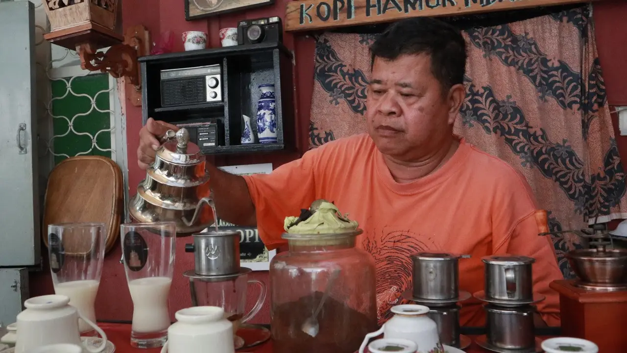 Di Balik Sejarah Tempat Kopi Pertama di Kampung Heritage Kayutangan ...