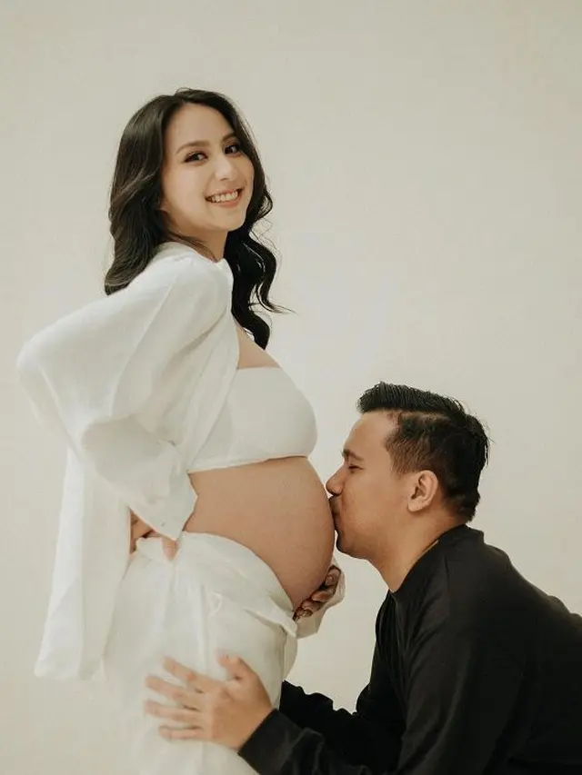Potret 6 Artis Pamer Baby Bump di Kehamilan Pertama 2024, Terbaru Syahrini - Hot Liputan6.com