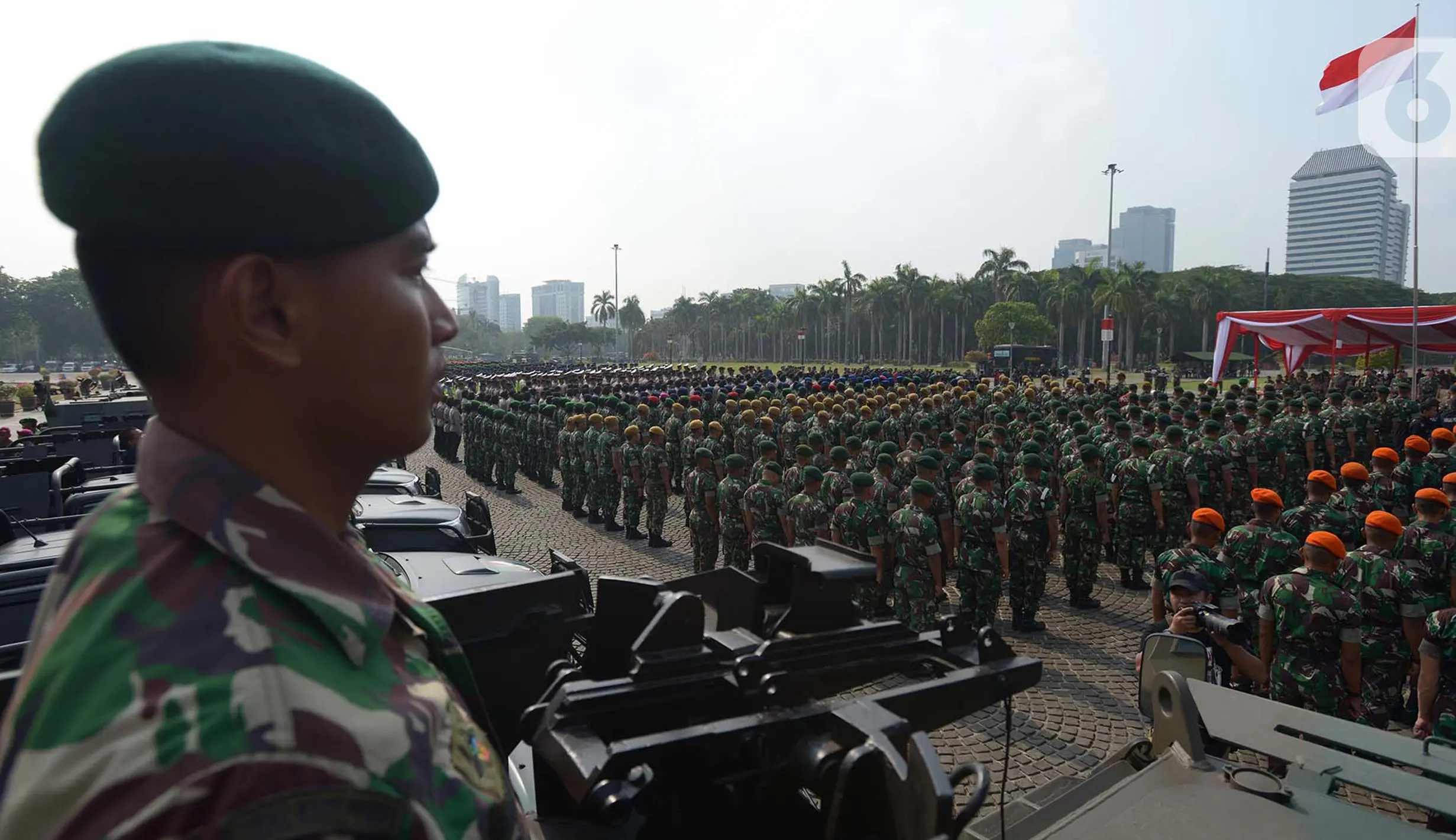 FOTO: TNI-Polri Gelar Apel Pengamanan Pelantikan Presiden - Foto ...