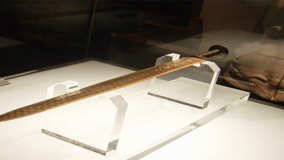 TOP SPOT : 6 Pedang Legendaris yang Paling Mematikan di Dunia - Video ...