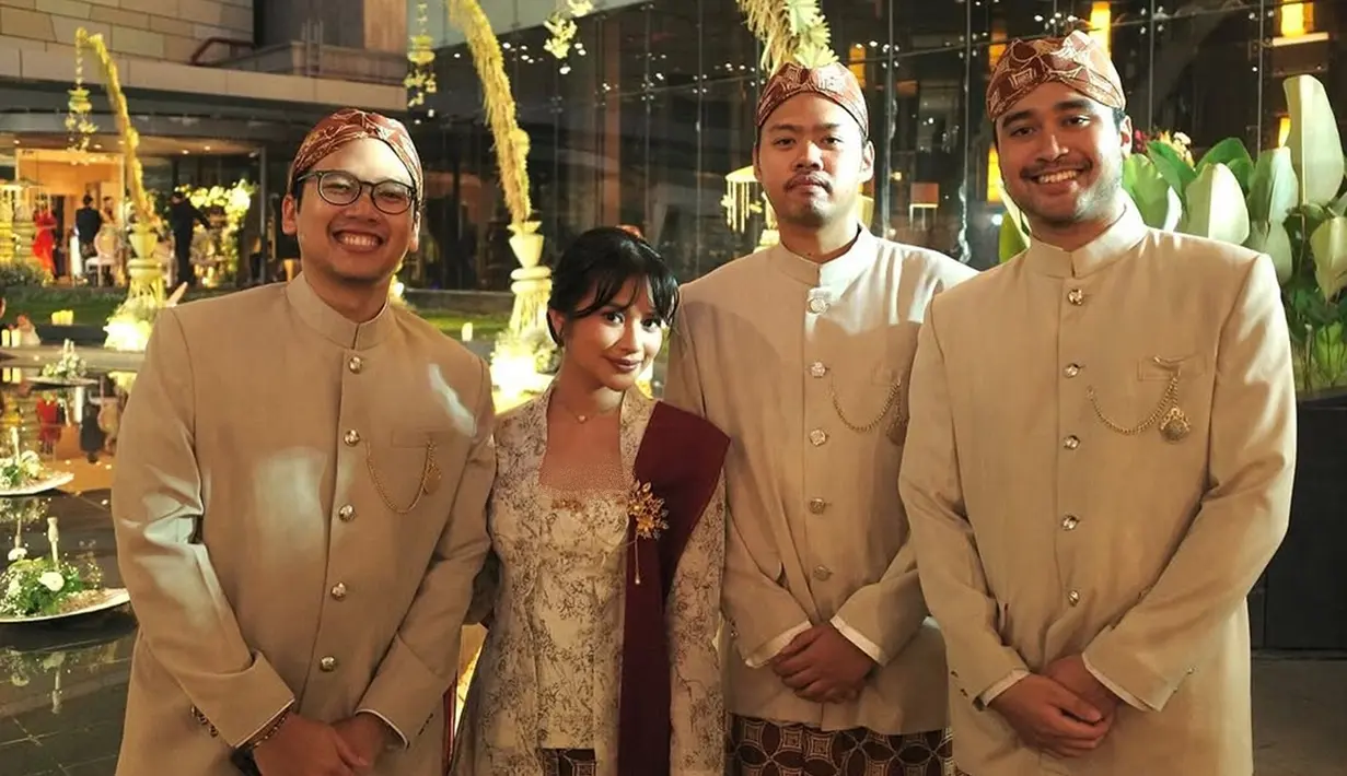 Gaya Adira Kania Putri Ikke Nurjanah Jadi Bridesmaid, Anggun Pakai ...