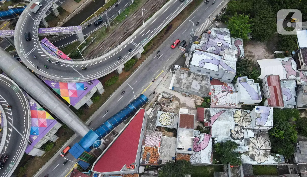 Penampakan Mural di Atap Rumah Sekitar Flyover Lenteng Agung yang ...