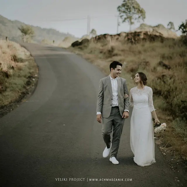 Potret Prewedding 6 Pasangan Artis Cinlok di FTV Ini Romantis, Bak Syuting - Hot Liputan6.com