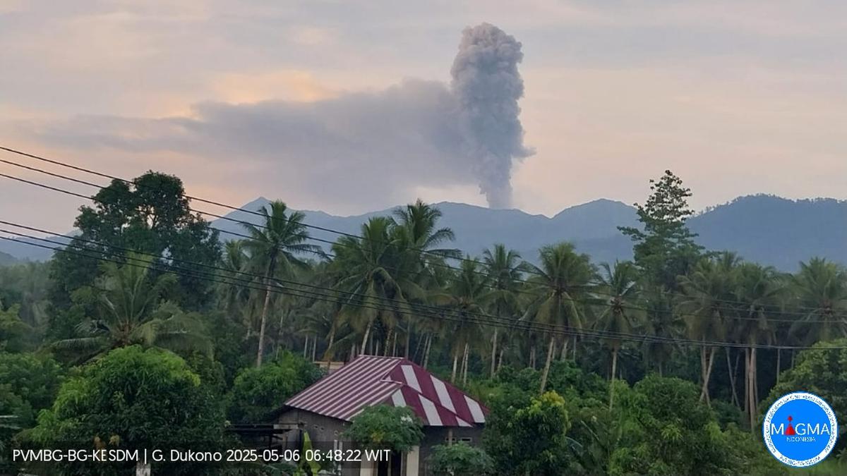 Gunung Dukono Meletus 2 Kali Selasa Pagi 6 Mei 2025, Kolom Abu Membumbung 1.500 Meter - Regional ...