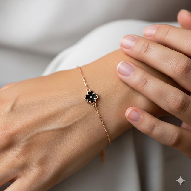 Tampil Memukau dengan 7 Model Gelang Bunga Hitam Rantai Emas Minimalis ...