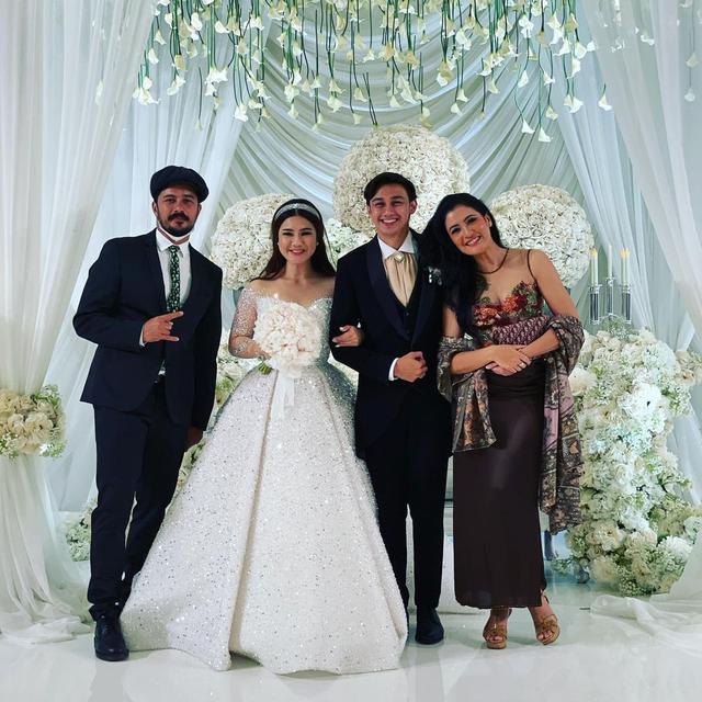 6 Momen Artis saat Hadiri Resepsi Pernikahan Caesar Hito dan Felicya ...