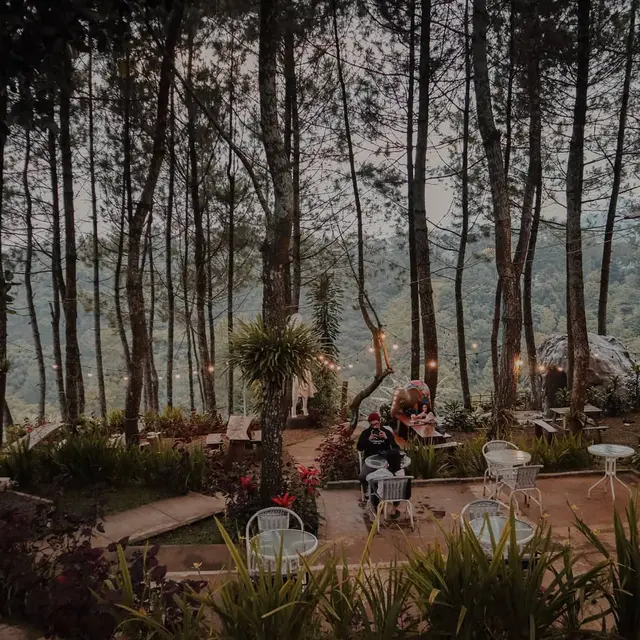 14 Wisata Malam Bandung Terpopuler 2025, Spot Romantis hingga Kuliner ...