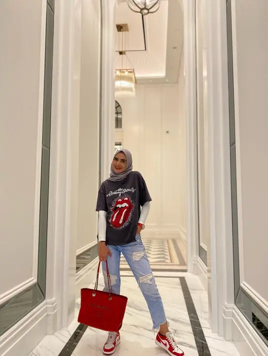 Cantiknya Ade Maya Mantan Istri Ibnu Jamil yang Jarang Tersorot ...