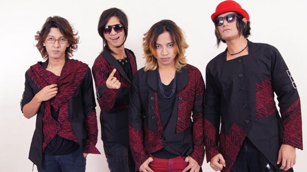 Tanam Trembesi, J-Rocks Turun Tangan Hijaukan Kanal Banjir Timur ...