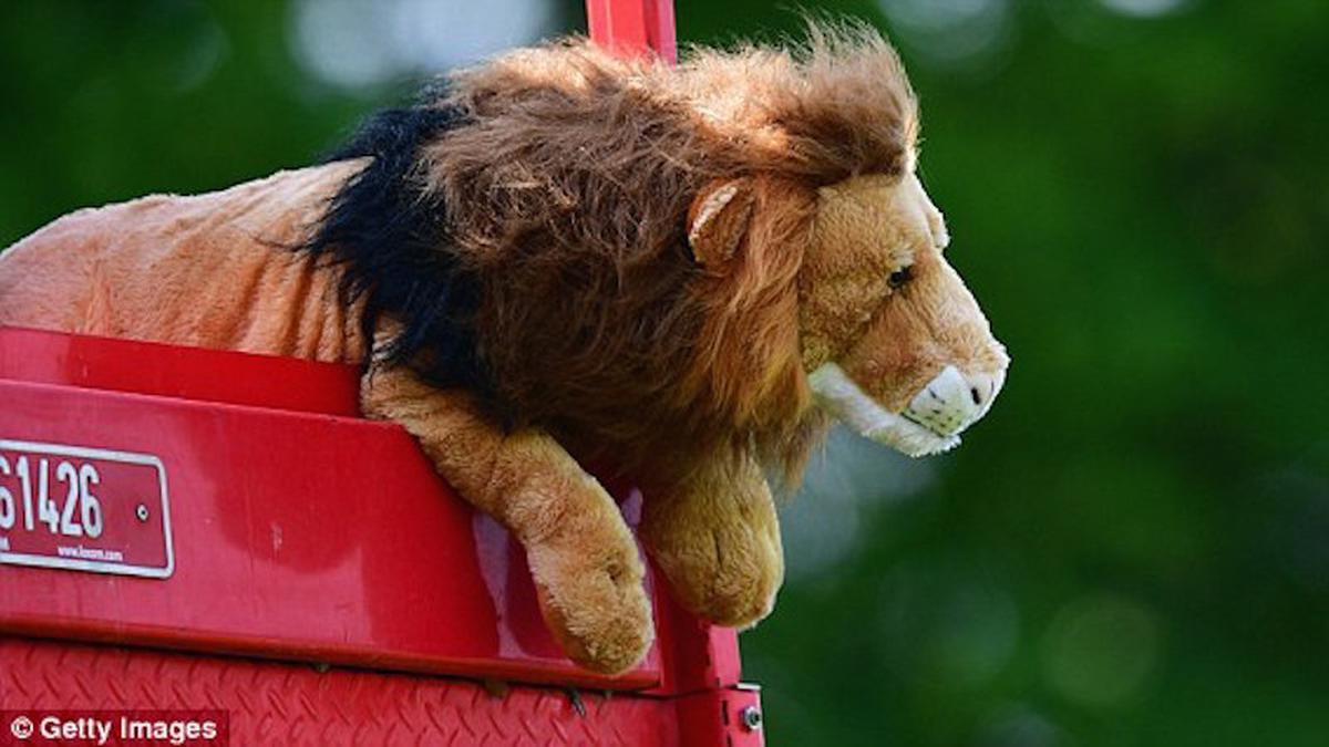 Pemain Inggris Boyong 'Maskot Arema' ke Piala Eropa 2016 - Bola ...