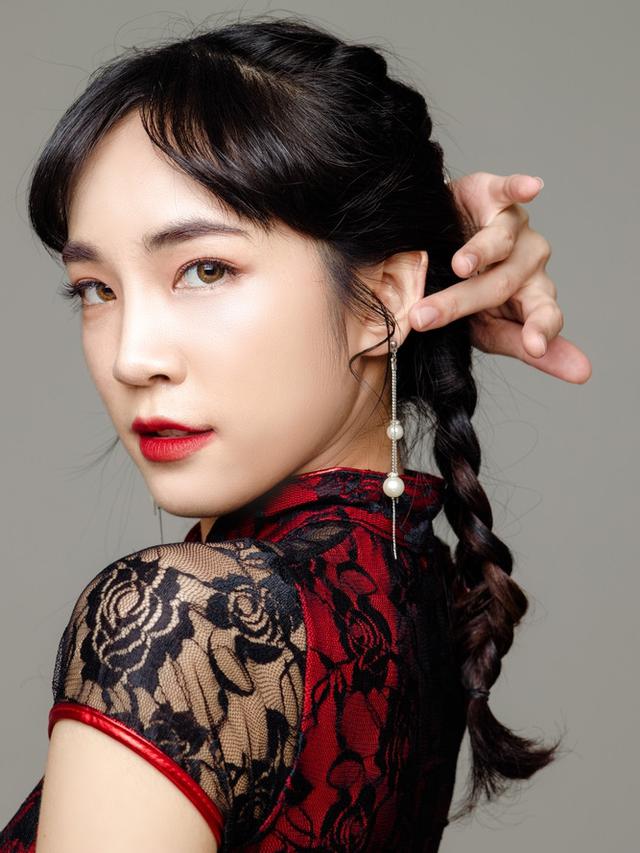 4 Trik Penataan Rambut untuk Maksimalkan Gaya Cheongsam di Momen Imlek ...