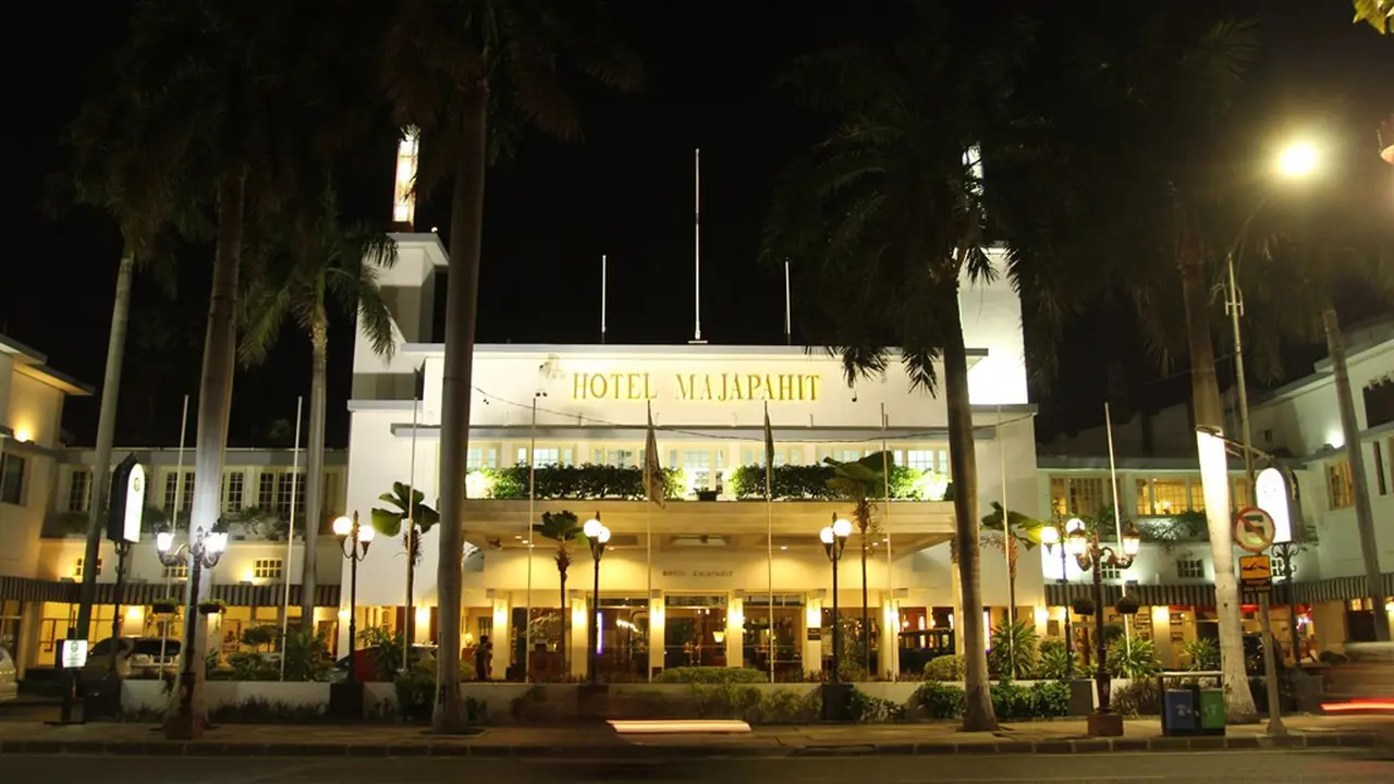 6 Potret Jalan Tunjungan Saat Malam Hari, Ikon Surabaya yang Penuh ...