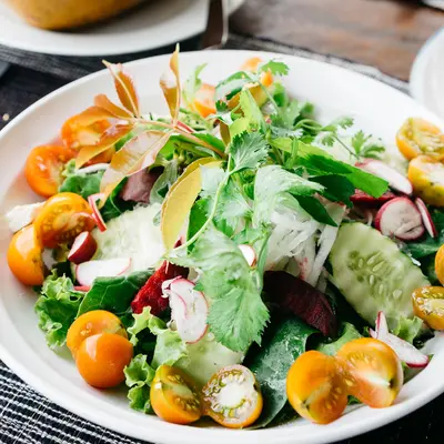 ⁠Kenali 5 Variasi Jenis Salad dan Manfaatnya bagi Tubuh - Food Fimela.com