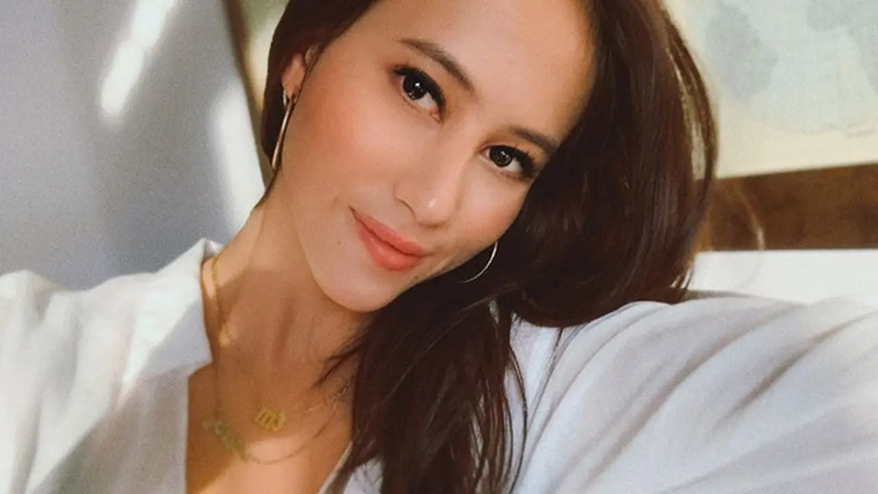 7 Pesona Janisa Pradja, Wanita yang Resmi Dilamar Mike Lewis - Hot ...