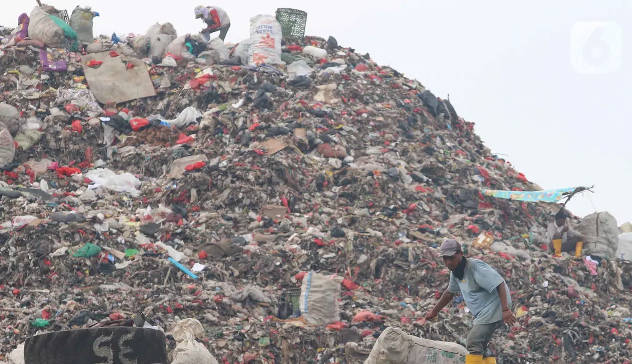 Tinggi Tumpukan Sampah di TPST Bantar Gebang Setara Gedung 40 Lantai ...