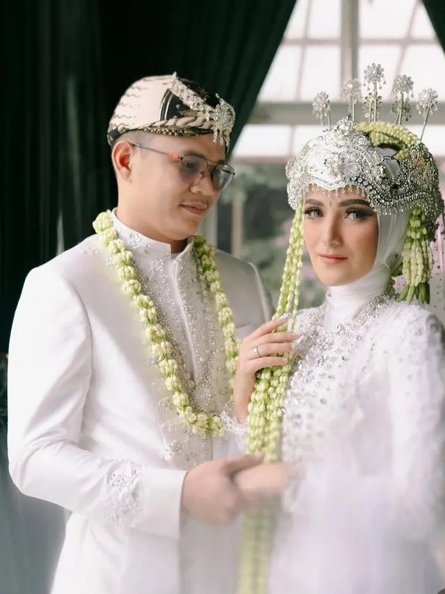 6 Adu Gaya Nadya Mustika dan Istri Baru Rizki Da, Hersa Rahayu Julianti di Hari Pernikahan ...