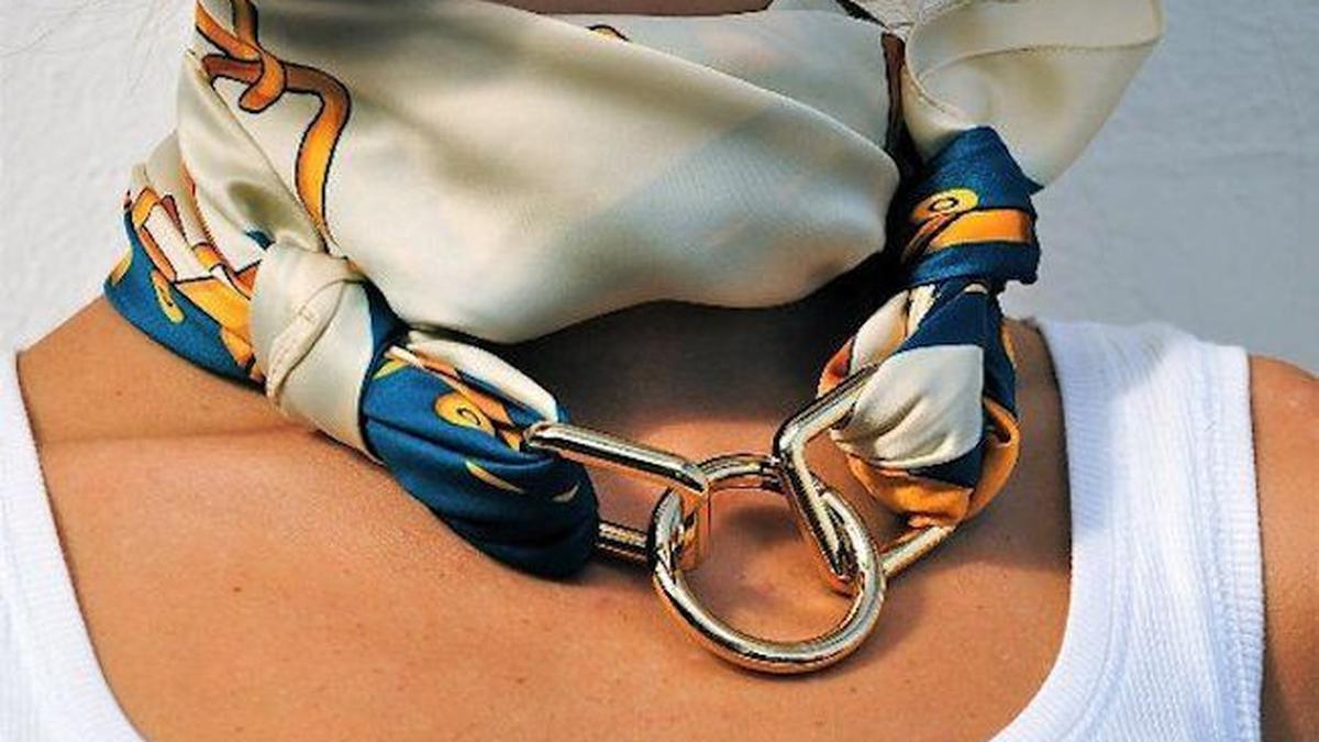 Scarf Buatan Lokal yang Wajib untuk Kamu Miliki - Fashion Fimela.com