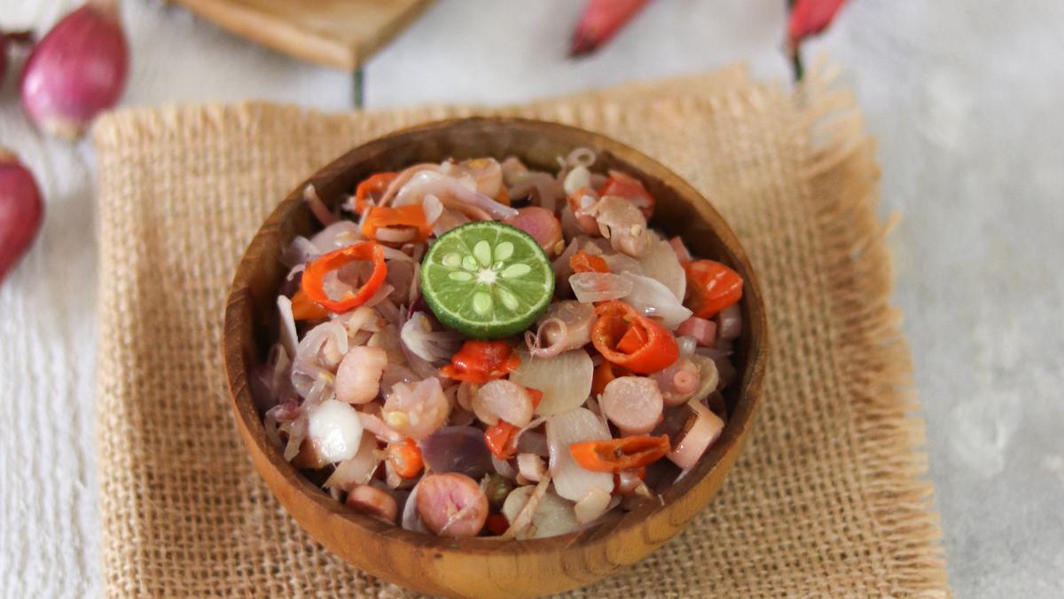 Cara Membuat Sambal Bongkot yang Segar - Lifestyle Fimela.com